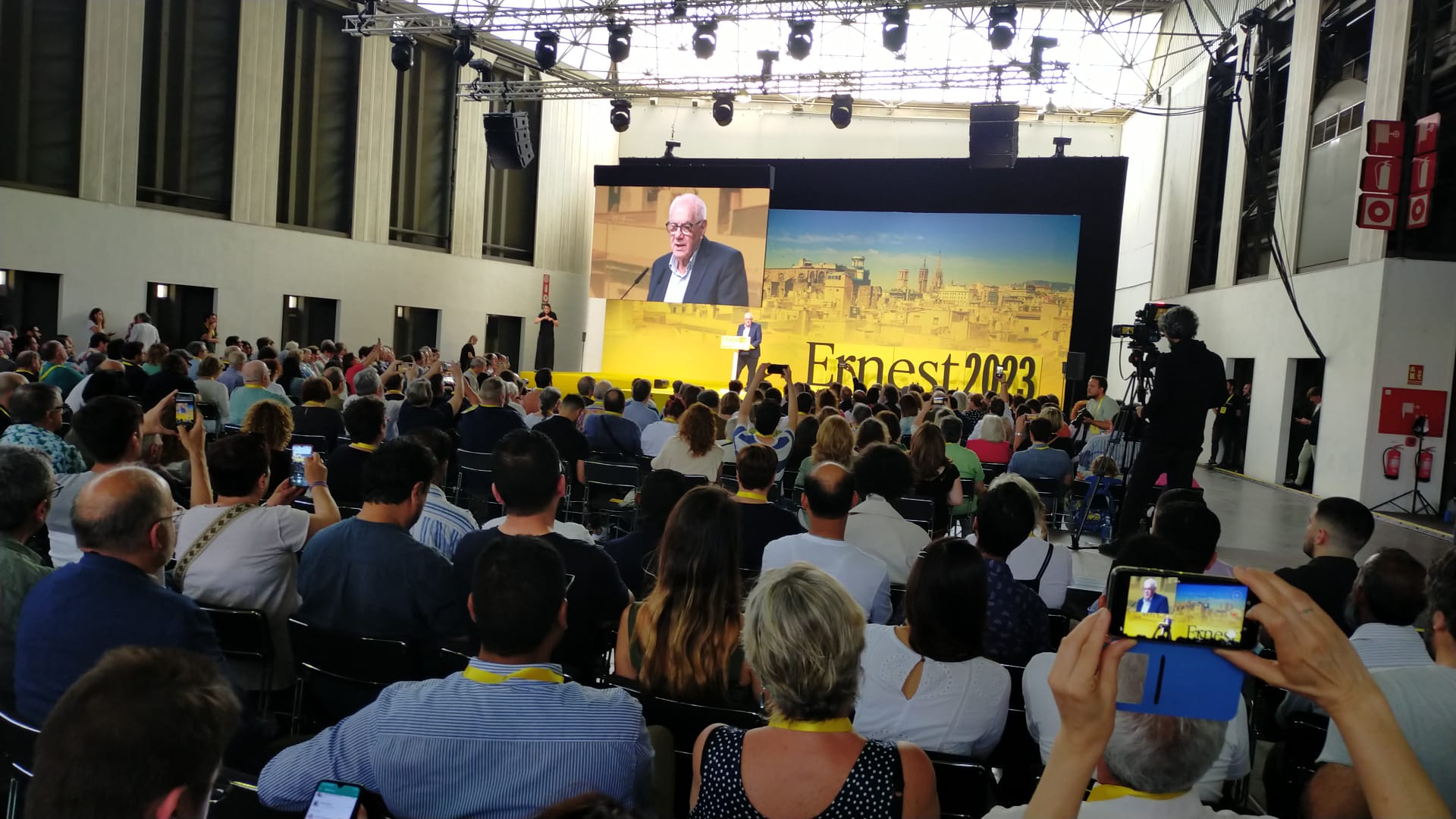 La militància del casal al Congrés. - ERC Barcelona